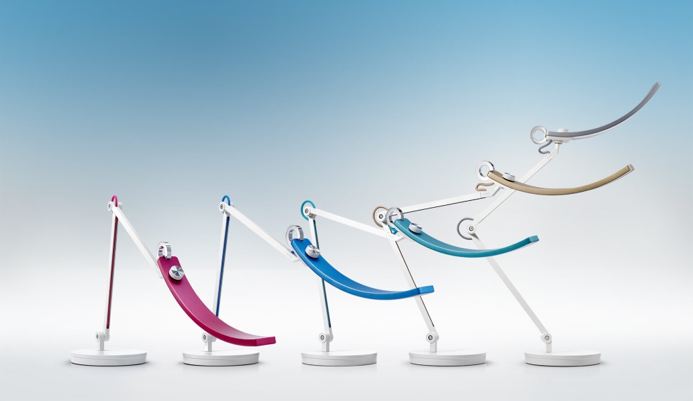 BenQ WiT Review: A Curved LED Desk Lamp For Working & Reading