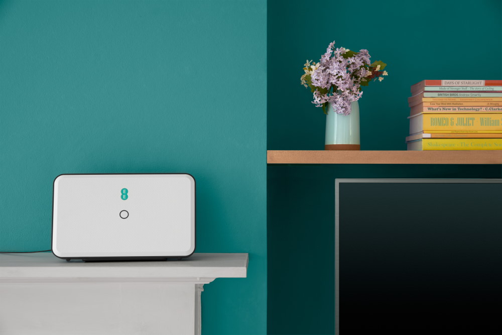 EE Full Fibre (FTTP) Broadband: Fibre Max Plans Up To 900Mbps Speed