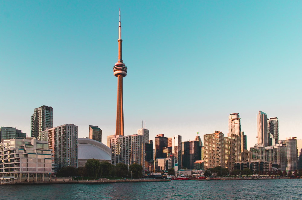 Best SIM Cards for Using Your Smartphone in Canada